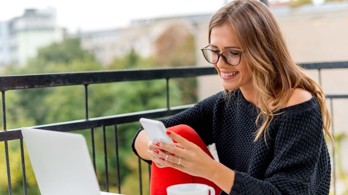Monthly Podcast Giveaway - Instantly Enter To Win Free Blogging Courses