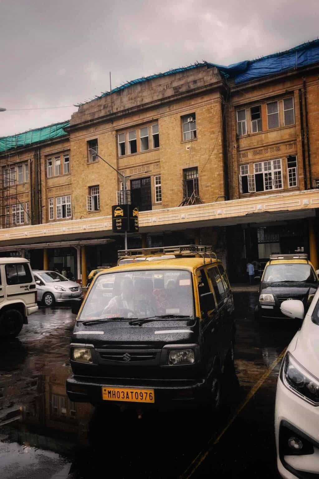 One Day Mumbai Itinerary: Ultimate Guide + Map (By A Local!)